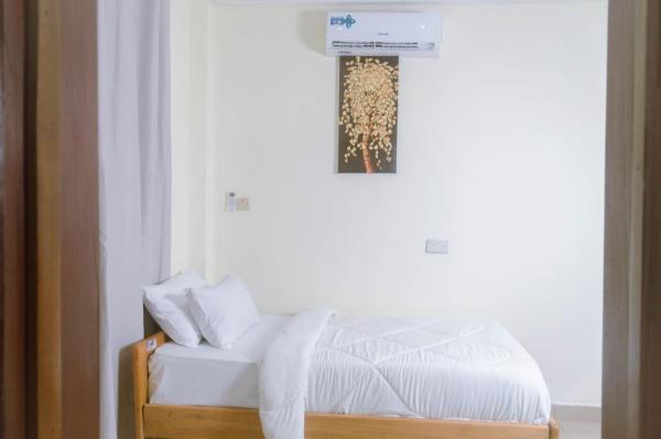 Nest & Nearby - Cozy Studio, 12min From Airport - Accra