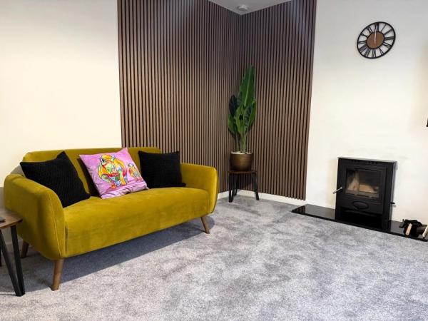 Meadowside-stylish Newly Renovated 2 Bed Property - Huntly