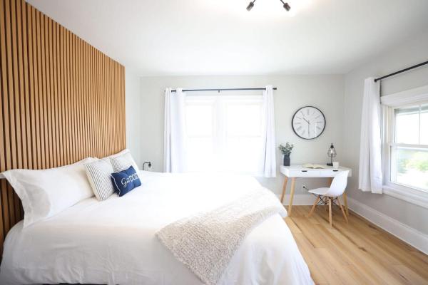 Jennifer's Elegant & Cozy Broadway Retreat - Barrington, RI