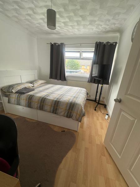 Double Room In A 3-bed House - Hayling Island