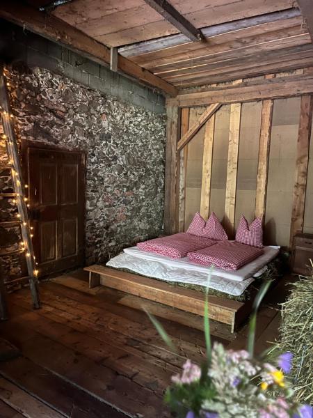Heubett In Bauernscheune - Schlafen Im Bergheu - Österreich