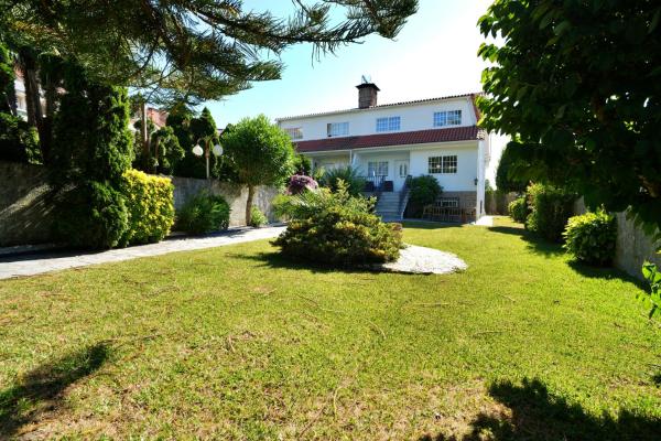 Casa Con Jardín En Fefiñanes, Cambados - El Grove