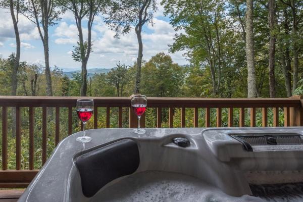 Come Enjoy The Mountain Sunsets, Near Asheville - North Carolina