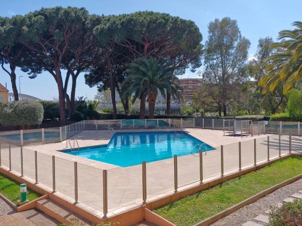 Appartement 2 Pièces Climatisé, Piscine, Centre-ville, Parking Privé, Animal Accepté, Sainte-maxime - Fr-1-780-18 - Sainte-Maxime