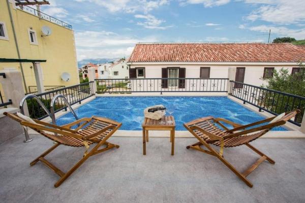 Villa Suzy Lux- Duplex Two Bedroom Villa With Swimming Pool And Sea View - Supetar