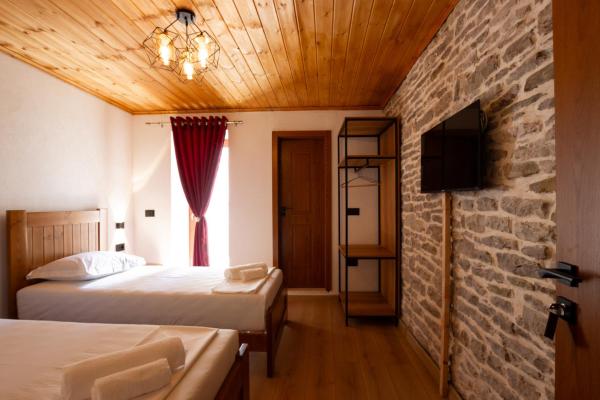 Old Street Villa - Gjirokaster