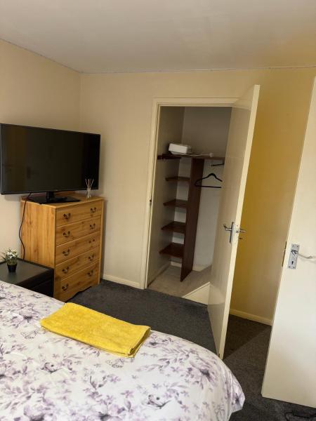 Bright Double Room Near Newcross Hospital - Wolverhampton