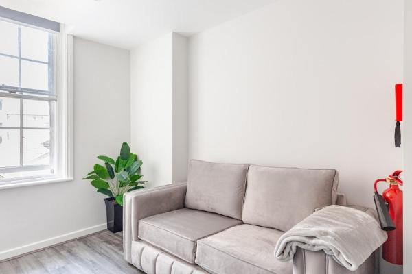 Liverpool Nightlife Spot City Centre 1bd Apartment And Sofa Bed - Birkenhead