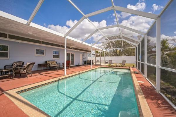 Apollo Beach Retreat - 3br - Pool - Backyard -Bbq - Apollo Beach, FL