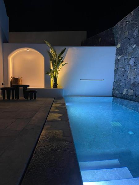 Koniko Santorini Private Pool Villas - Oia