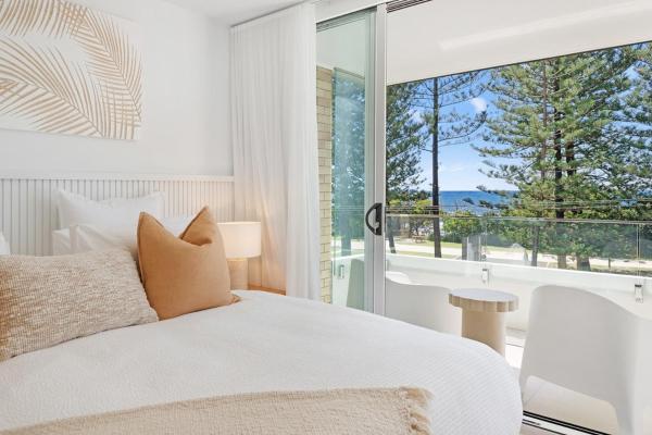 Burleigh Beach Bliss Renovated Coastal Retreat - Tweed Heads