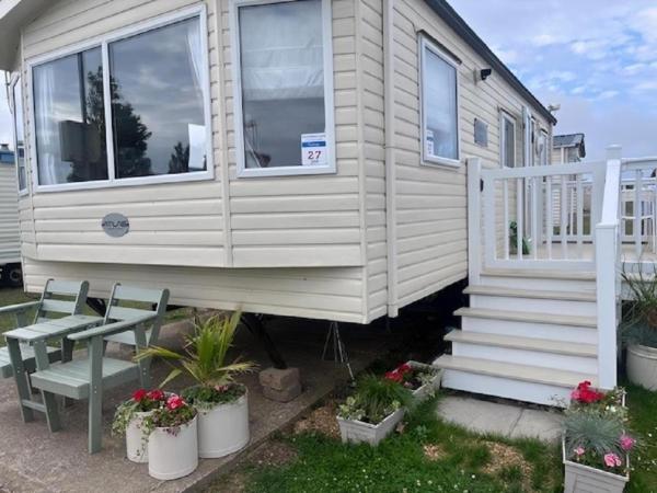 Lovely 6 Berth Caravan With Decking At California Cliffs In Scratby Ref 50027f - Caister-on-Sea