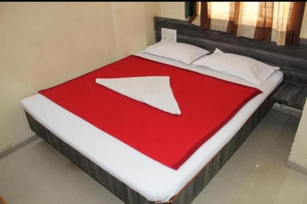Sai Bhagwan Budget Hotel - Shirdi