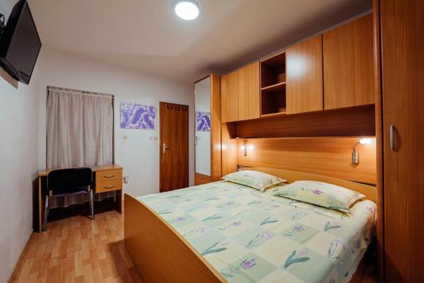 Apartments Pezo - Promajna