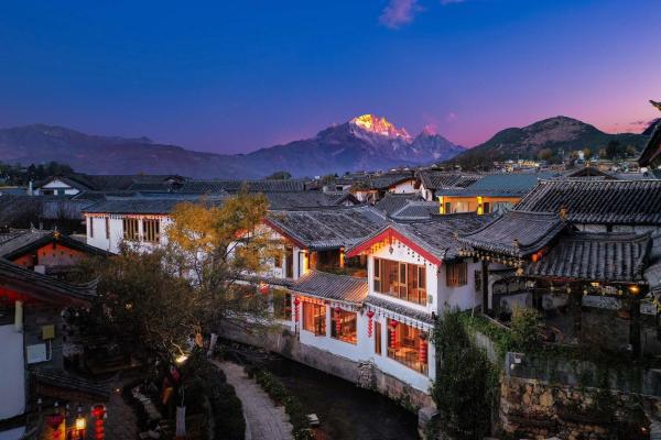 Lijiang Muya Chinese Courtyard Hotel With Water View - Lijiang