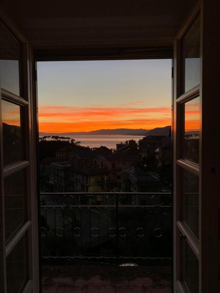 Sea-view Apartment With Balcony & Free Parking, Camogli - Camogli