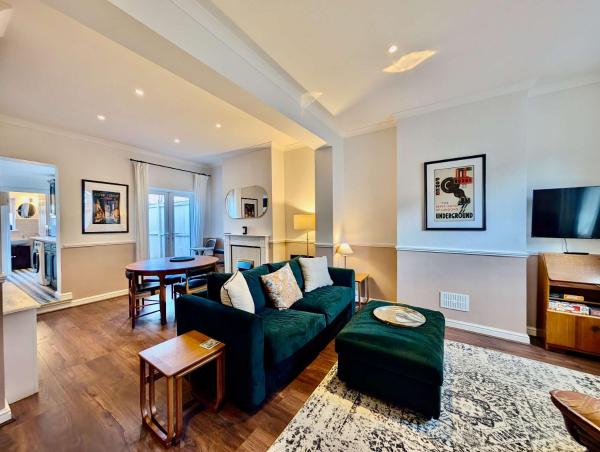 Stunning House With Private Backyard - Londres