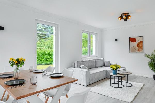 Weißes Einfamilienhaus In Vabali Nähe - Reinbek