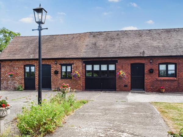 Pheasant Pens 1 - Uk50187 - Usk