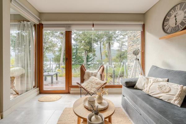 Paraiso Correntoso Hermoso Departamento Con Vista Al Lago Y Piscina Climatizada - Villa La Angostura