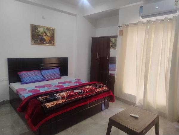 Shri Vrindavan Suites, Near Prem Mandir & Iskcon Vrindavan - Rajasthan