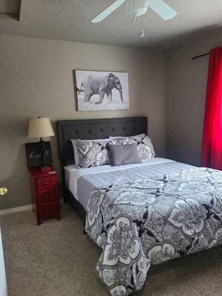 No Cleaning Fee Private Sanctuary Ruby Room - Meridian, ID