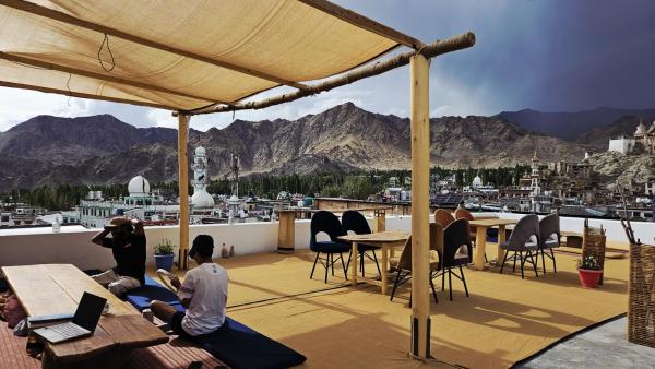 Hearth And Haven Homestay -Wifi Available - Leh