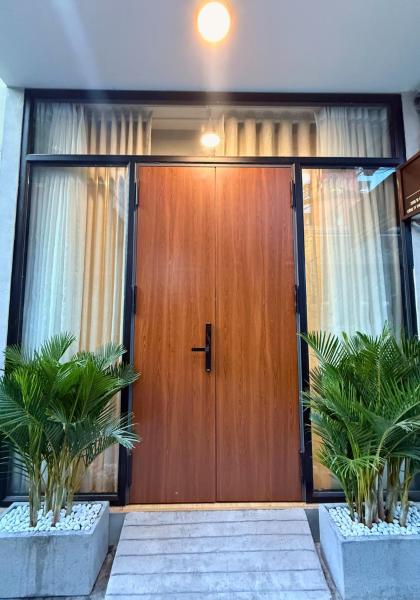 Lylac Home Saigon Cog - Tranquil City Center Wabi Sabi 3br Townhouse In D1 - 胡志明市