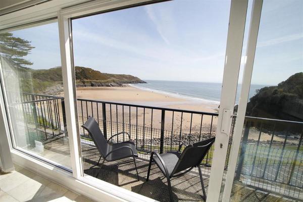 9_306b Redcliffe Apartments, Caswell Bay - Caswell Bay Beach