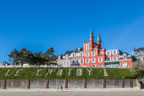 Hotel Restaurant Les Tourelles - Saint-Quentin-en-Tourmont