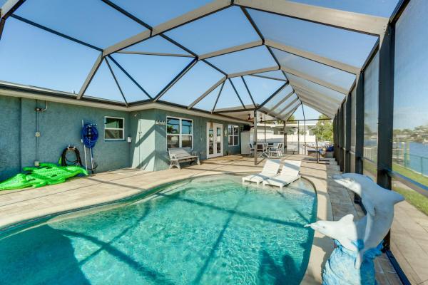 Canal-front Home With Private Dock In Port Charlotte - Port Charlotte