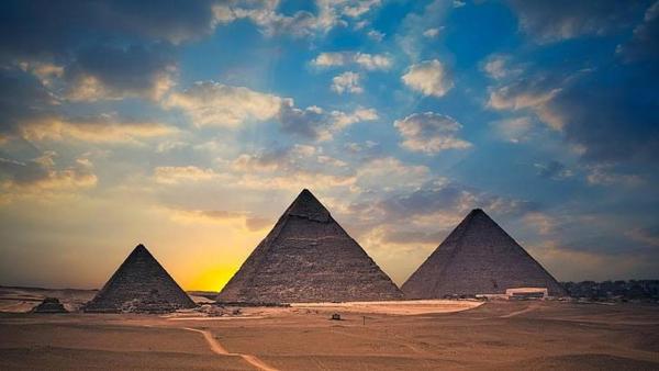 Distory Of Pyramids History - Gizeh