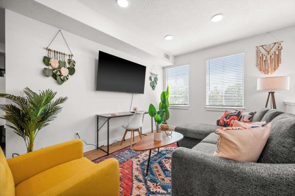 Boho 2br Townhome King 2-car Garage Slc - Salt Lake City, UT