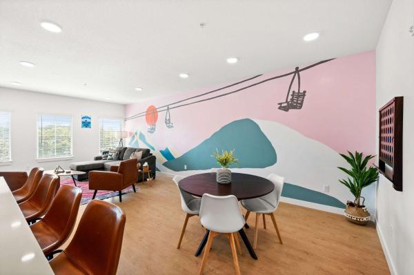 Cozy Ski Lodge 2br 2ba Rooftop Garage - Salt Lake City, UT