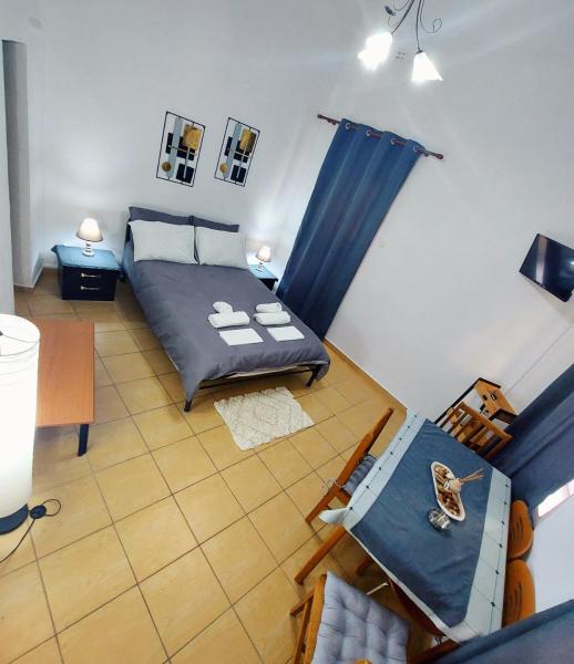 Pine Apartments - Сирос