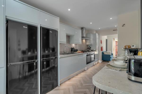 6 Br Home Sleeps 12 4 Bathrooms With Garden - Wymondham
