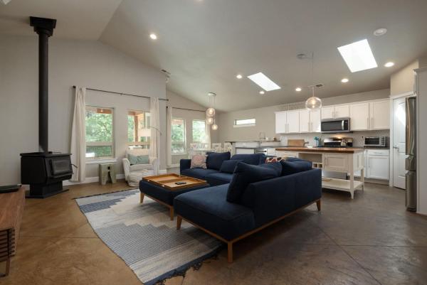 Private Hot-tub- 3 Bdr For 8 Pet's Ok - Bend, OR