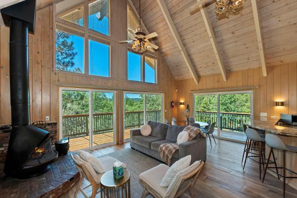 Casa Del Lago - Spacious 4 Story Gated Home - Lake Arrowhead, CA