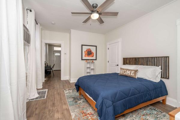 Historic Ludlow Apt A - Ludlow, KY