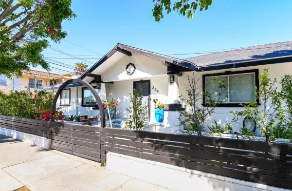 Immaculate 3bdr Bungalow - 5-min Walk To Beach - Carson, CA