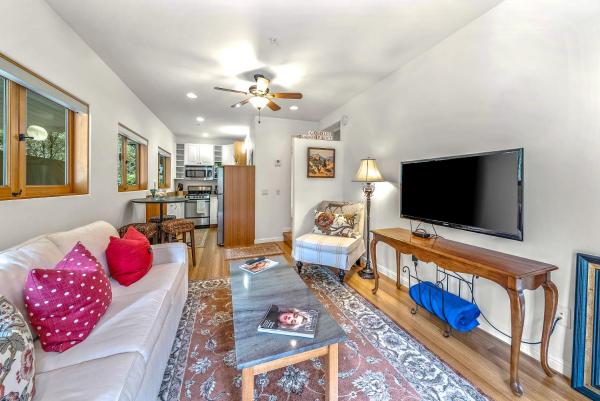 Carmel Romantic Escape For 2 - Carmel-by-the-Sea, CA