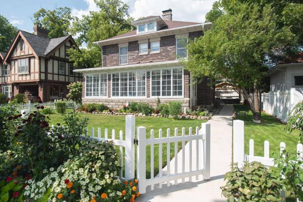 Its Showtime - Historic Downtown Geneva Escape - Lake Geneva, WI