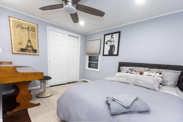 Chic Downtown Lake Geneva Apartment - Sleeps 2 - Lake Geneva, WI
