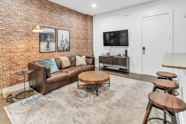 1 Bedroom Loft Near Centennial Park - Nashville, TN