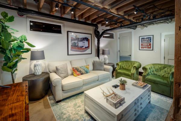 The 1865 Honky Tonk Chic And Luxurious - Nashville, TN