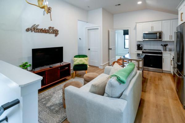 Stylish Modern Bungalow In Nashville's 12 South - Nashville, TN