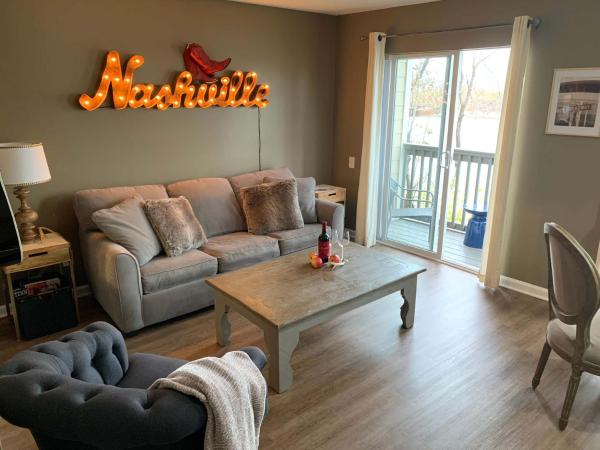 Riverfront Condo In Dt - Nashville, TN