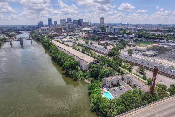 Riverfront Condo Minutes From Broadway - Nashville, TN