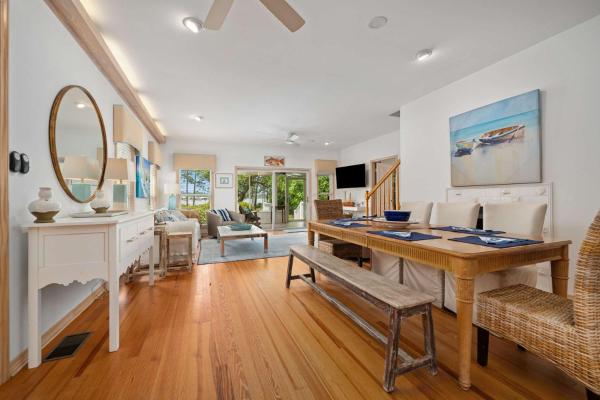 Secluded Waterfront Retreat For 23 - Dock Pets Ok - Florida Panhandle, FL