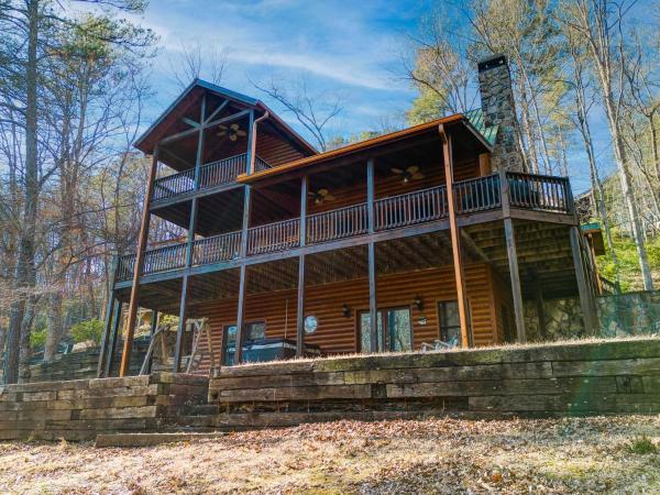 New Riverfront Retreat - Sleeps 12 Ellijay - Ellijay, GA